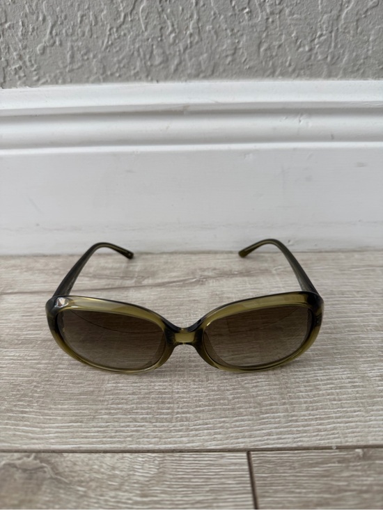 Fendi | Accessories | Fendi Olive Green Oval Sunglasses With Gradient ...